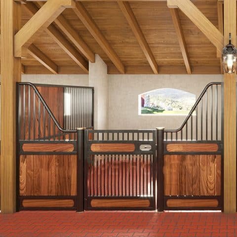 A Guide to Horse Stable Bedding: Comparing Straw, Shavings & Pellets